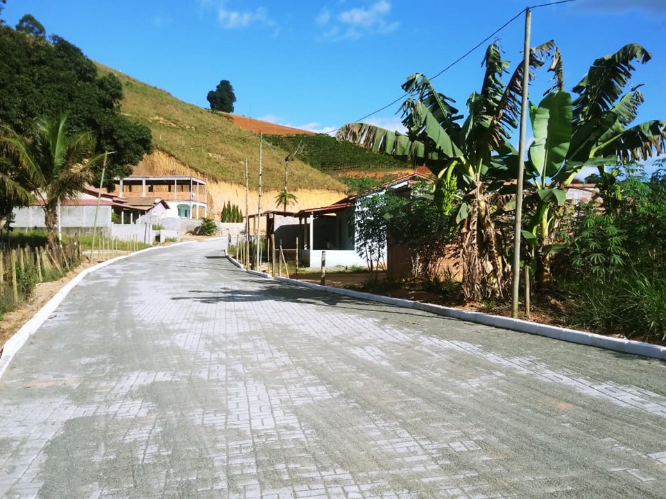 Governo ES - Mais quatro comunidades são beneficiadas com calçamento rural