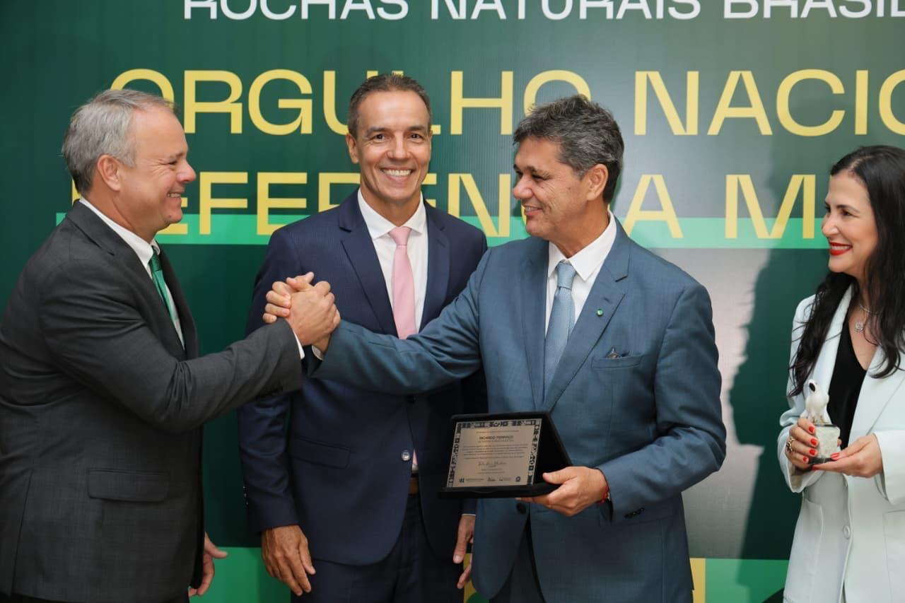 Governo ES - Ricardo Ferraço é homenageado em sessão solene da Câmara ...