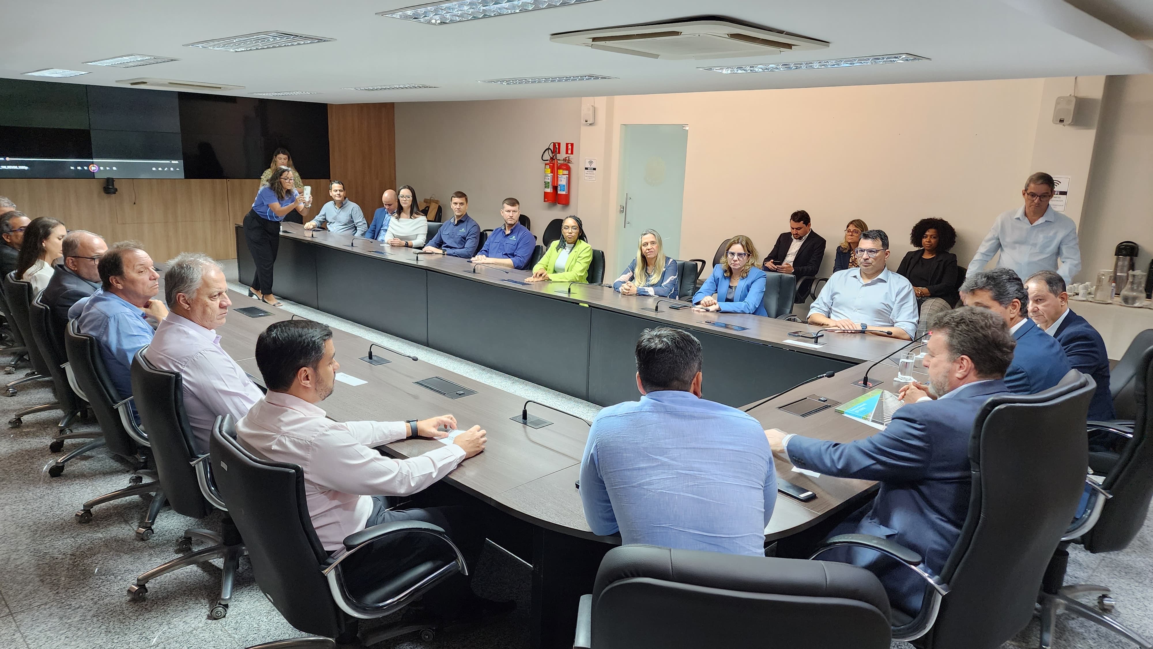 Governo ES - DesenvolvimentoES: Vale entrega projeto básico da Ferrovia ...
